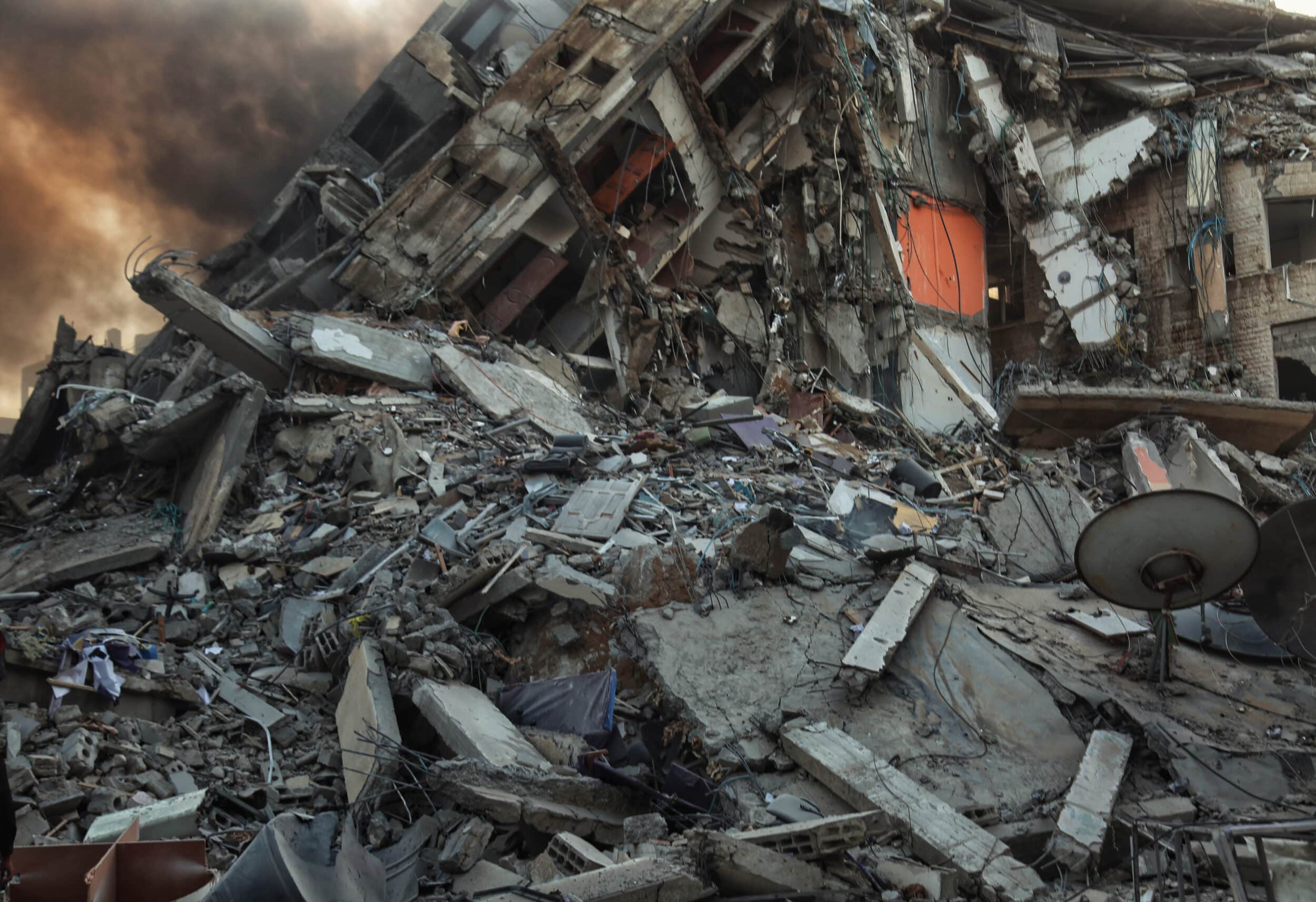 Protect civilians and ensure unhindered access for humanitarian actors ...